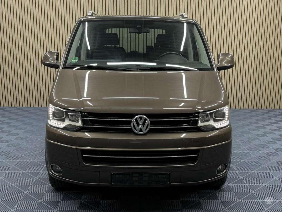 Brūns Volkswagen Multivan 2013 Marijampole, ar dzinēja tilpumu 1.97 L un nobraukumu 204 tūkst. km par 17350 €, foto 4 vietnē AUTOMOTO.COM.LV