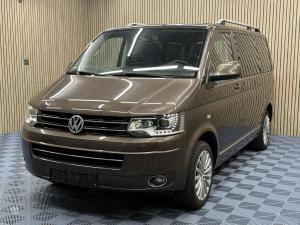 Brūns Volkswagen Multivan 2013 Marijampole, ar dzinēja tilpumu 1.97 L un nobraukumu 204 tūkst. km par 17350 €, foto 5 vietnē AUTOMOTO.COM.LV