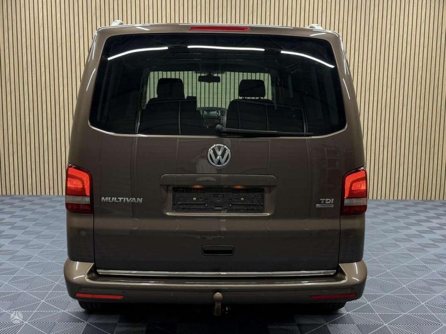 Brūns Volkswagen Multivan 2013 Marijampole, ar dzinēja tilpumu 1.97 L un nobraukumu 204 tūkst. km par 17350 €, foto 7 vietnē AUTOMOTO.COM.LV