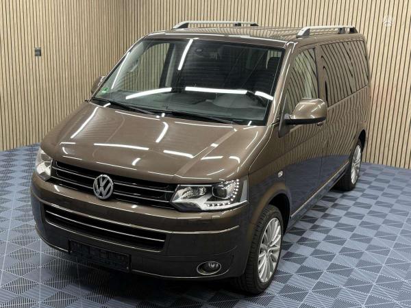 Brown Volkswagen Multivan 2013 in Marijampole, with an engine capacity of 1.97 L and mileage of 204 thousand km for 17350 €, photo 9 on AUTOMOTO.COM.LV