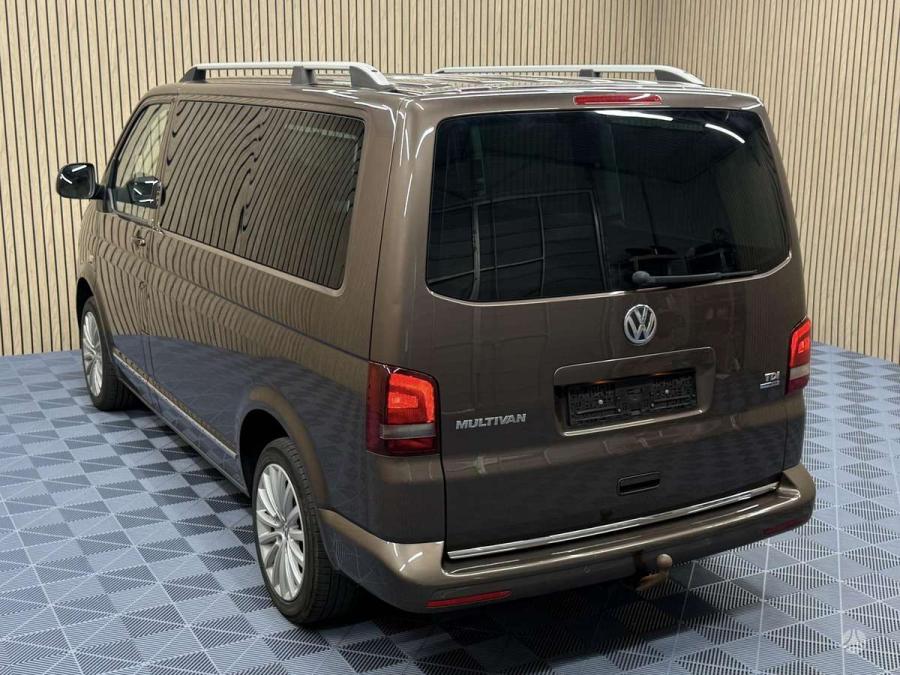 Brūns Volkswagen Multivan 2013 Marijampole, ar dzinēja tilpumu 1.97 L un nobraukumu 204 tūkst. km par 17350 €, foto 11 vietnē AUTOMOTO.COM.LV