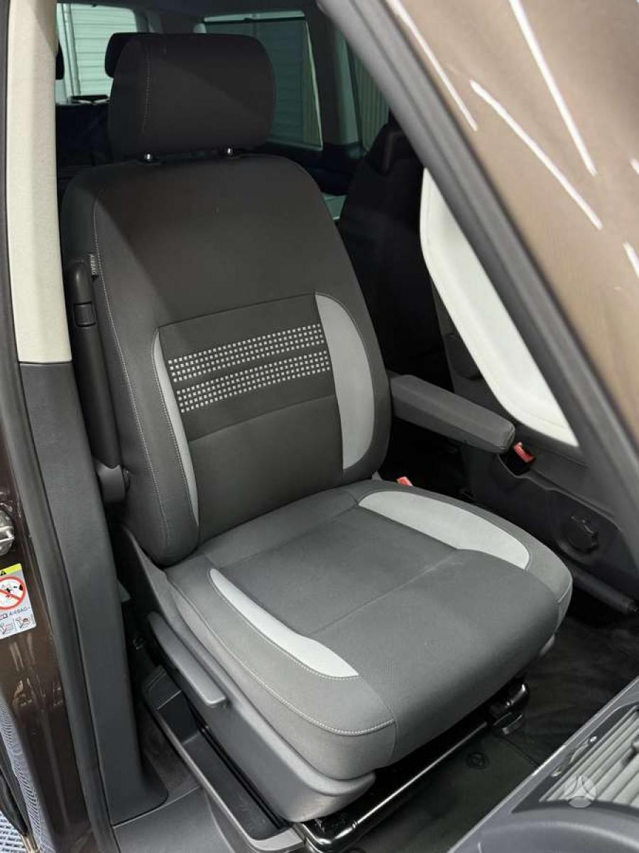 Brūns Volkswagen Multivan 2013 Marijampole, ar dzinēja tilpumu 1.97 L un nobraukumu 204 tūkst. km par 17350 €, foto 17 vietnē AUTOMOTO.COM.LV