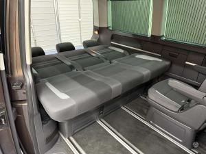 Brūns Volkswagen Multivan 2013 Marijampole, ar dzinēja tilpumu 1.97 L un nobraukumu 204 tūkst. km par 17350 €, foto 20 vietnē AUTOMOTO.COM.LV