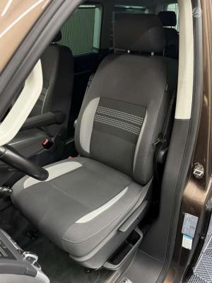 Brūns Volkswagen Multivan 2013 Marijampole, ar dzinēja tilpumu 1.97 L un nobraukumu 204 tūkst. km par 17350 €, foto 21 vietnē AUTOMOTO.COM.LV