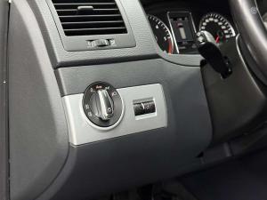 Brūns Volkswagen Multivan 2013 Marijampole, ar dzinēja tilpumu 1.97 L un nobraukumu 204 tūkst. km par 17350 €, foto 26 vietnē AUTOMOTO.COM.LV