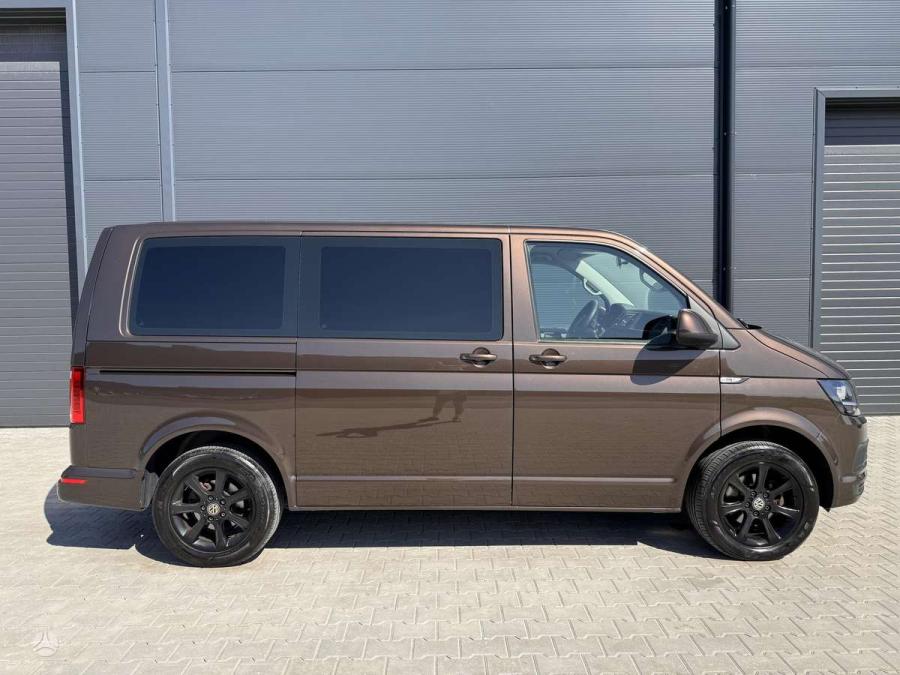 Brūns Volkswagen Multivan 2016 Klaipėda, ar dzinēja tilpumu 1.97 L un nobraukumu 254 tūkst. km par 19700 €, foto 5 vietnē AUTOMOTO.COM.LV