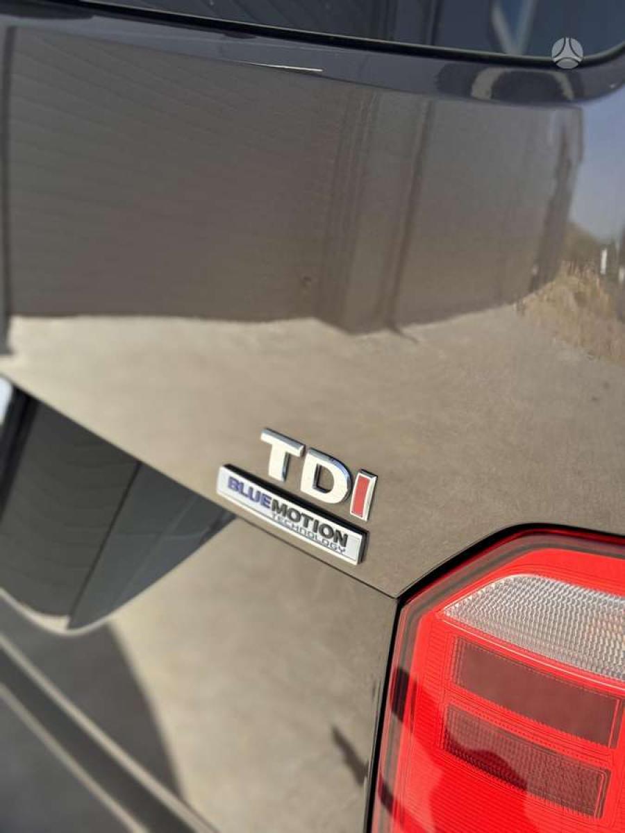Brūns Volkswagen Multivan 2016 Klaipėda, ar dzinēja tilpumu 1.97 L un nobraukumu 254 tūkst. km par 19700 €, foto 12 vietnē AUTOMOTO.COM.LV