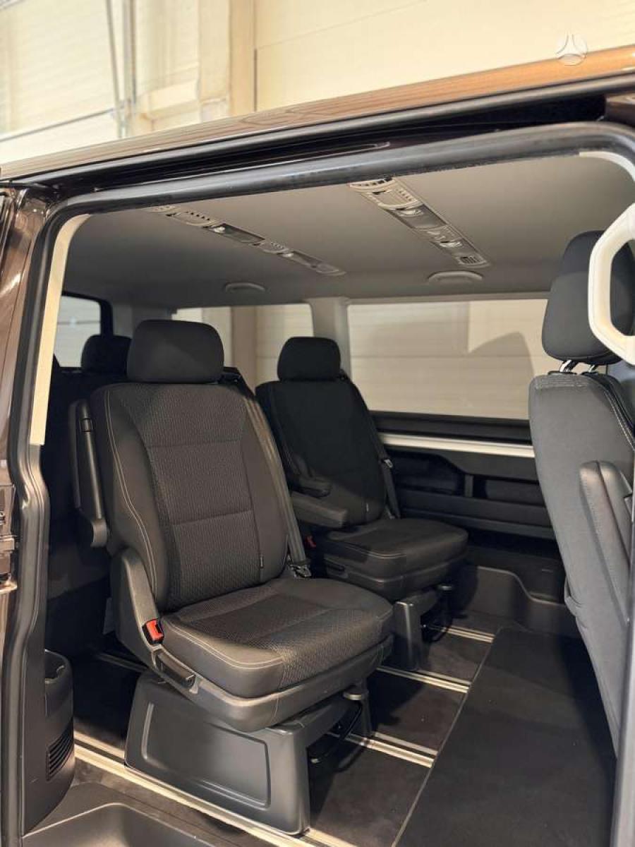 Brūns Volkswagen Multivan 2016 Klaipėda, ar dzinēja tilpumu 1.97 L un nobraukumu 254 tūkst. km par 19700 €, foto 17 vietnē AUTOMOTO.COM.LV