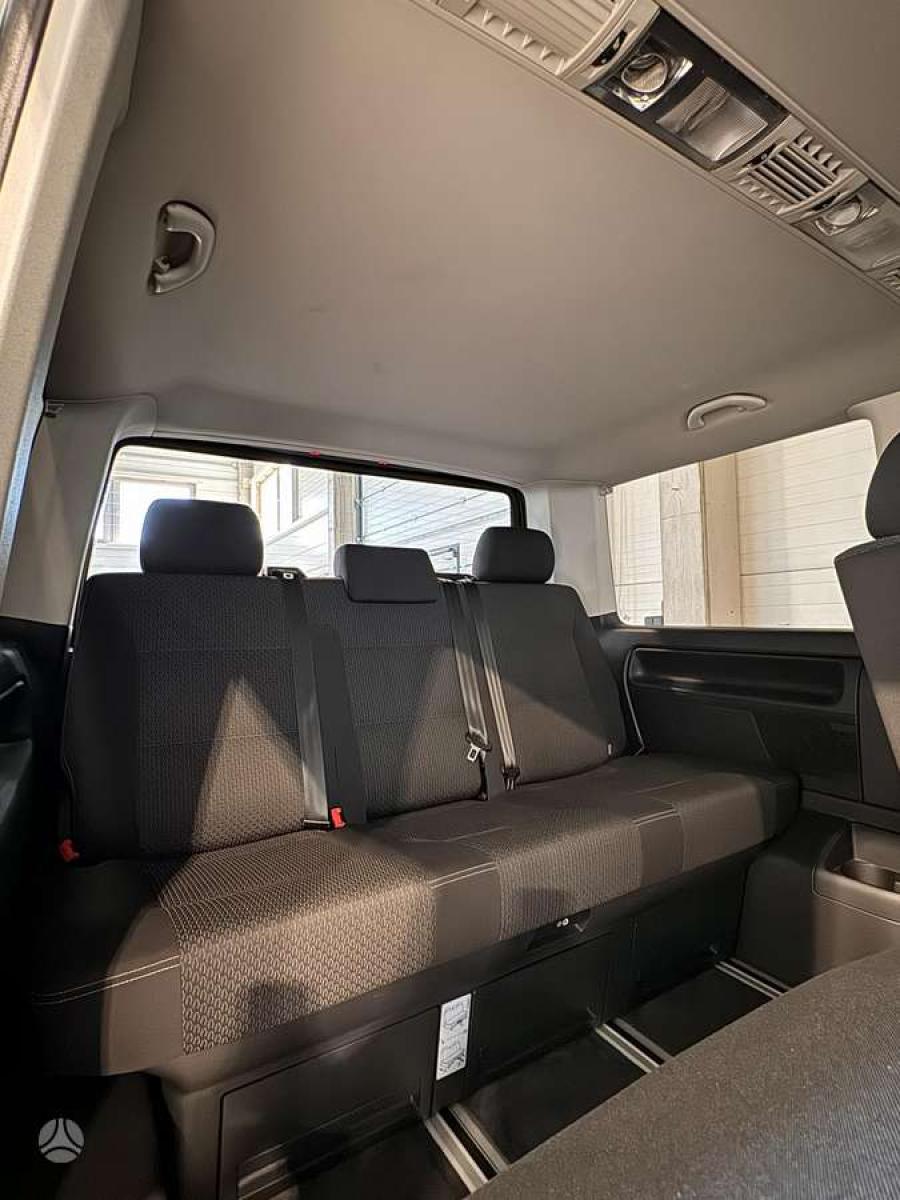 Brūns Volkswagen Multivan 2016 Klaipėda, ar dzinēja tilpumu 1.97 L un nobraukumu 254 tūkst. km par 19700 €, foto 18 vietnē AUTOMOTO.COM.LV