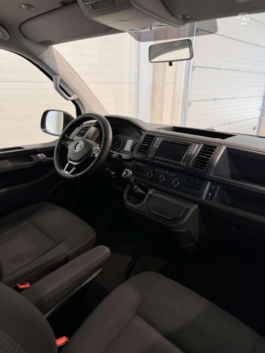 Brūns Volkswagen Multivan 2016 Klaipėda, ar dzinēja tilpumu 1.97 L un nobraukumu 254 tūkst. km par 19700 €, foto 21 vietnē AUTOMOTO.COM.LV