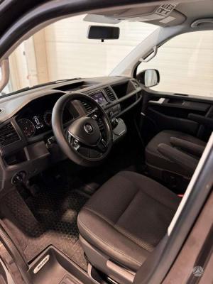 Brūns Volkswagen Multivan 2016 Klaipėda, ar dzinēja tilpumu 1.97 L un nobraukumu 254 tūkst. km par 19700 €, foto 23 vietnē AUTOMOTO.COM.LV