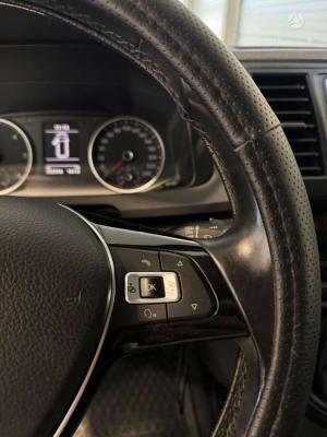 Brūns Volkswagen Multivan 2016 Klaipėda, ar dzinēja tilpumu 1.97 L un nobraukumu 254 tūkst. km par 19700 €, foto 26 vietnē AUTOMOTO.COM.LV