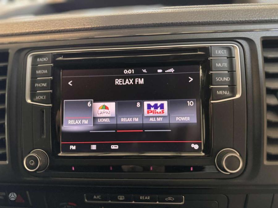 Brūns Volkswagen Multivan 2016 Klaipėda, ar dzinēja tilpumu 1.97 L un nobraukumu 254 tūkst. km par 19700 €, foto 31 vietnē AUTOMOTO.COM.LV
