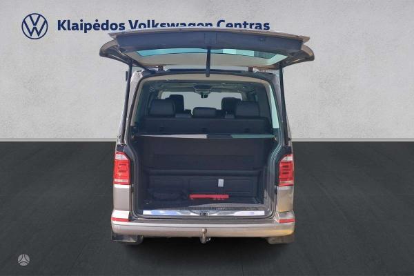 Brown Volkswagen Multivan 2017 in Klaipeda, with an engine capacity of 1.97 L and mileage of 297 thousand km for 22500 €, photo 7 on AUTOMOTO.COM.LV