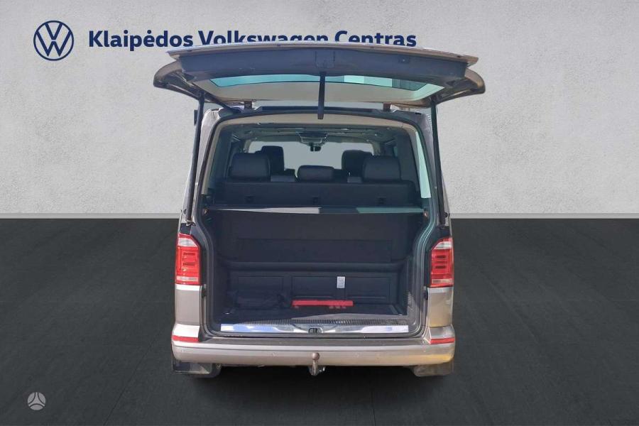 Brown Volkswagen Multivan 2017 in Klaipeda, with an engine capacity of 1.97 L and mileage of 297 thousand km for 22500 €, photo 8 on AUTOMOTO.COM.LV