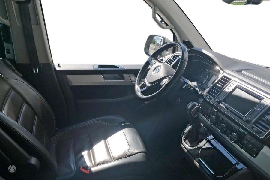 Brown Volkswagen Multivan 2017 in Klaipeda, with an engine capacity of 1.97 L and mileage of 297 thousand km for 22500 €, photo 9 on AUTOMOTO.COM.LV