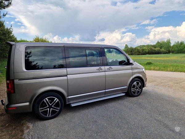 Brown Volkswagen Multivan 2018 in Kedainiai, with an engine capacity of 1.97 L and mileage of 175 thousand km for 30000 €, photo 1 on AUTOMOTO.COM.LV