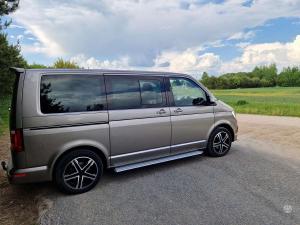 Brūns Volkswagen Multivan 2018 Kėdainiai, ar dzinēja tilpumu 1.97 L un nobraukumu 175 tūkst. km par 30000 €, foto  vietnē AUTOMOTO.COM.LV