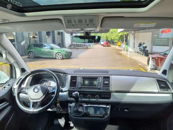 Brown Volkswagen Multivan 2019 in Riga, with an engine capacity of 1.97 L and mileage of 167 thousand km for 27900 €, photo 8 on AUTOMOTO.COM.LV