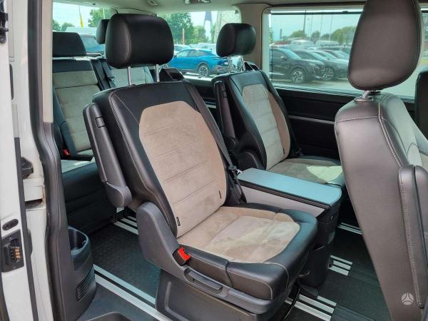 Brown Volkswagen Multivan 2019 in Riga, with an engine capacity of 1.97 L and mileage of 167 thousand km for 27900 €, photo 10 on AUTOMOTO.COM.LV