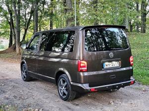 Brūns Volkswagen Multivan 2010 Ogre, ar dzinēja tilpumu 2.00 L un nobraukumu 400 tūkst. km par 11000 €, foto 5 vietnē AUTOMOTO.COM.LV