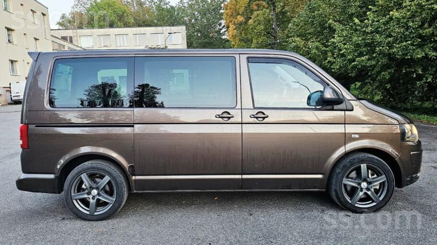 Brūns Volkswagen Multivan 2010 Ogre, ar dzinēja tilpumu 2.00 L un nobraukumu 400 tūkst. km par 11000 €, foto 7 vietnē AUTOMOTO.COM.LV