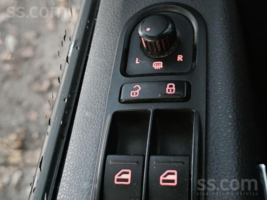 Brūns Volkswagen Multivan 2010 Ogre, ar dzinēja tilpumu 2.00 L un nobraukumu 400 tūkst. km par 11000 €, foto 19 vietnē AUTOMOTO.COM.LV