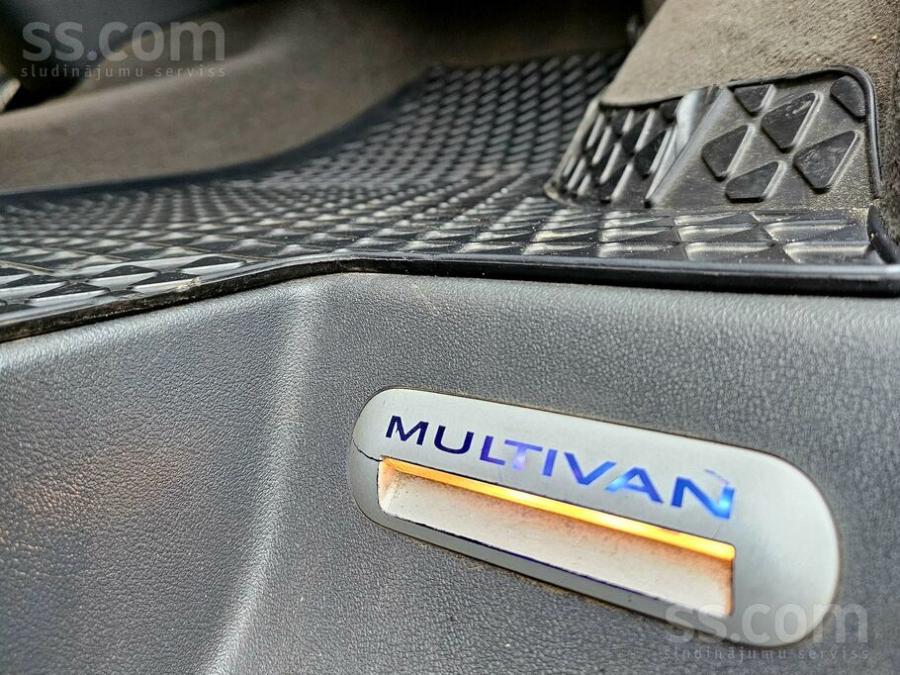 Brūns Volkswagen Multivan 2010 Ogre, ar dzinēja tilpumu 2.00 L un nobraukumu 400 tūkst. km par 11000 €, foto 24 vietnē AUTOMOTO.COM.LV