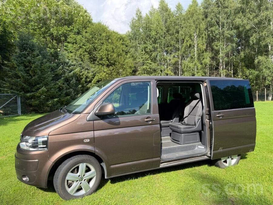 Brūns Volkswagen Multivan 2010 Ogre, ar dzinēja tilpumu 2.00 L un nobraukumu 230 tūkst. km par 12500 €, foto 5 vietnē AUTOMOTO.COM.LV