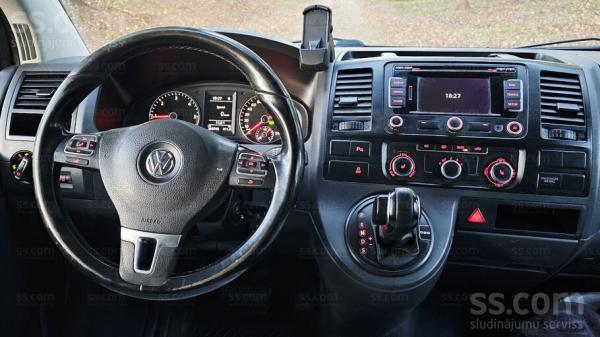 Brūns Volkswagen Multivan 2010 Rīga, ar dzinēja tilpumu 2.00 L un nobraukumu 408 tūkst. km par 11110 €, foto 5 vietnē AUTOMOTO.COM.LV