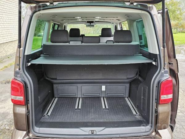 Brūns Volkswagen Multivan 2010 Rīga, ar dzinēja tilpumu 2.00 L un nobraukumu 408 tūkst. km par 11110 €, foto 9 vietnē AUTOMOTO.COM.LV