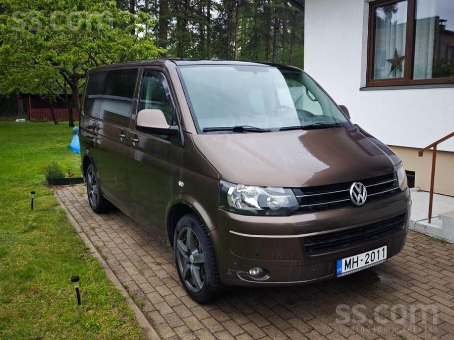 Brown Volkswagen Multivan 2010 in Riga, with an engine capacity of 2.00 L and mileage of 408 thousand km for 11110 €, photo 1 on AUTOMOTO.COM.LV