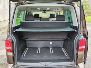 Brown Volkswagen Multivan 2010 in Riga, with an engine capacity of 2.00 L and mileage of 408 thousand km for 11110 €, photo 10 on AUTOMOTO.COM.LV