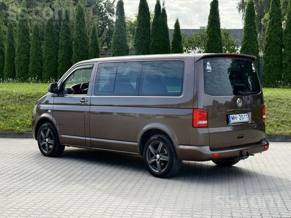 Brūns Volkswagen Multivan 2010 Rīga, ar dzinēja tilpumu 2.00 L un nobraukumu 409 tūkst. km par 13700 €, foto 4 vietnē AUTOMOTO.COM.LV