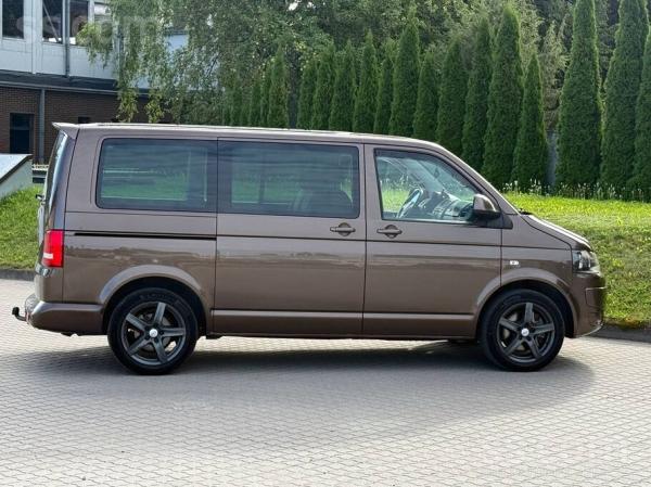 Brūns Volkswagen Multivan 2010 Rīga, ar dzinēja tilpumu 2.00 L un nobraukumu 409 tūkst. km par 13700 €, foto 5 vietnē AUTOMOTO.COM.LV