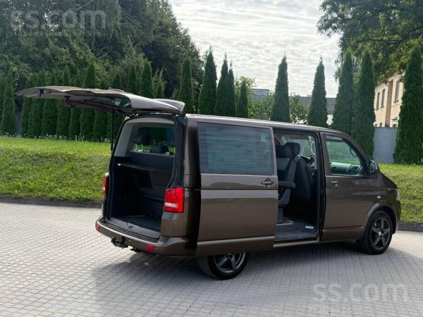 Brūns Volkswagen Multivan 2010 Rīga, ar dzinēja tilpumu 2.00 L un nobraukumu 409 tūkst. km par 13700 €, foto 8 vietnē AUTOMOTO.COM.LV