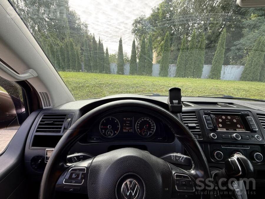 Brūns Volkswagen Multivan 2010 Rīga, ar dzinēja tilpumu 2.00 L un nobraukumu 409 tūkst. km par 13700 €, foto 14 vietnē AUTOMOTO.COM.LV