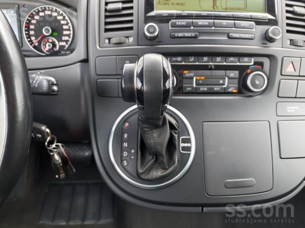 Brūns Volkswagen Multivan 2010 Rīga, ar dzinēja tilpumu 2.00 L un nobraukumu 230 tūkst. km par 11900 €, foto 9 vietnē AUTOMOTO.COM.LV