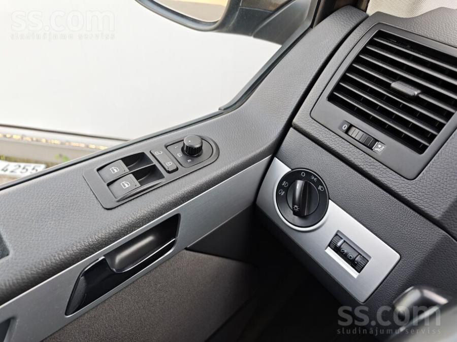 Brown Volkswagen Multivan 2010 in Riga, with an engine capacity of 2.00 L and mileage of 230 thousand km for 11900 €, photo 12 on AUTOMOTO.COM.LV