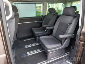 Brown Volkswagen Multivan 2010 in Riga, with an engine capacity of 2.00 L and mileage of 230 thousand km for 11900 €, photo 17 on AUTOMOTO.COM.LV