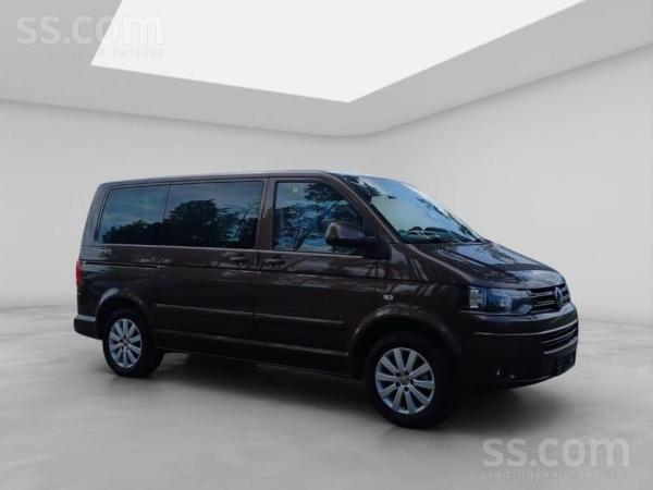 Brown Volkswagen Multivan 2010 in Riga, with an engine capacity of 2.00 L and mileage of 265 thousand km for 11890 €, photo 5 on AUTOMOTO.COM.LV