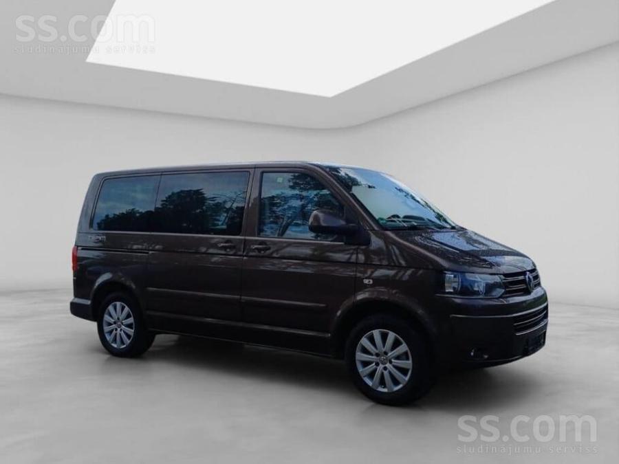Brūns Volkswagen Multivan 2010 Rīga, ar dzinēja tilpumu 2.00 L un nobraukumu 265 tūkst. km par 11890 €, foto 5 vietnē AUTOMOTO.COM.LV