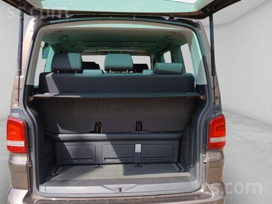 Brūns Volkswagen Multivan 2010 Rīga, ar dzinēja tilpumu 2.00 L un nobraukumu 265 tūkst. km par 11890 €, foto 8 vietnē AUTOMOTO.COM.LV