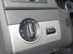 Brūns Volkswagen Multivan 2010 Rīga, ar dzinēja tilpumu 2.00 L un nobraukumu 265 tūkst. km par 11890 €, foto 13 vietnē AUTOMOTO.COM.LV