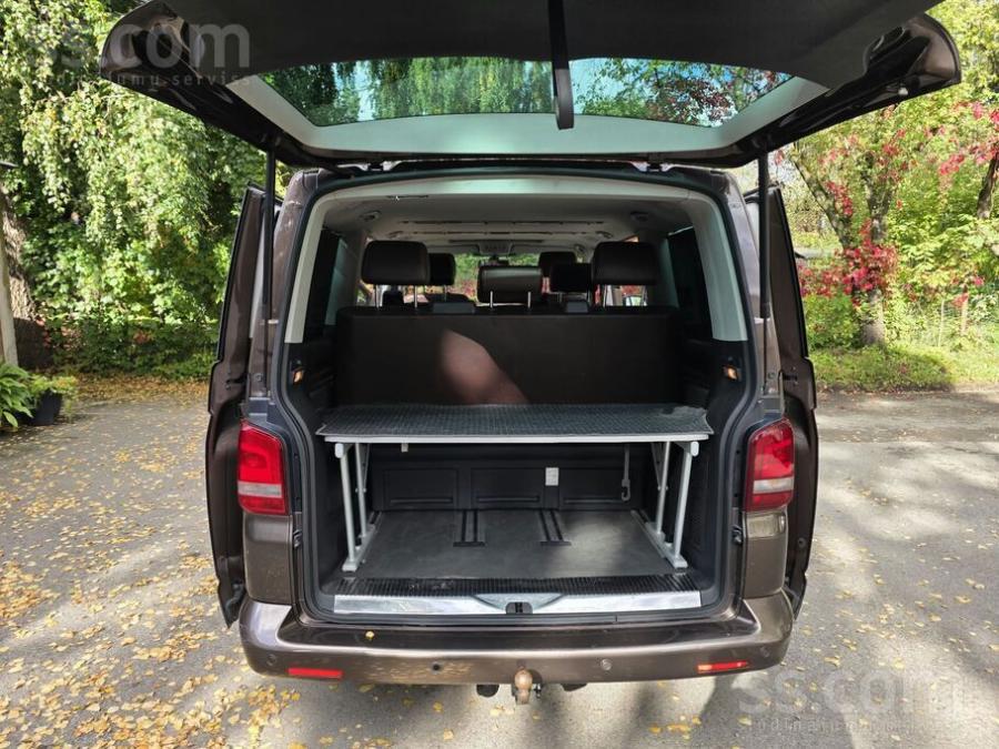 Brūns Volkswagen Multivan 2010 Rīga, ar dzinēja tilpumu 2.00 L un nobraukumu 232 tūkst. km par 14500 €, foto 5 vietnē AUTOMOTO.COM.LV