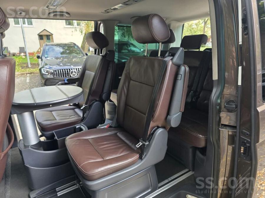Brūns Volkswagen Multivan 2010 Rīga, ar dzinēja tilpumu 2.00 L un nobraukumu 232 tūkst. km par 14500 €, foto 9 vietnē AUTOMOTO.COM.LV