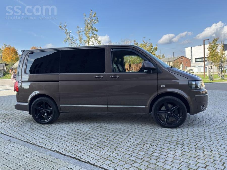 Brūns Volkswagen Multivan 2011 Rēzekne, ar dzinēja tilpumu 2.00 L un nobraukumu 223 tūkst. km par 20000 €, foto 5 vietnē AUTOMOTO.COM.LV