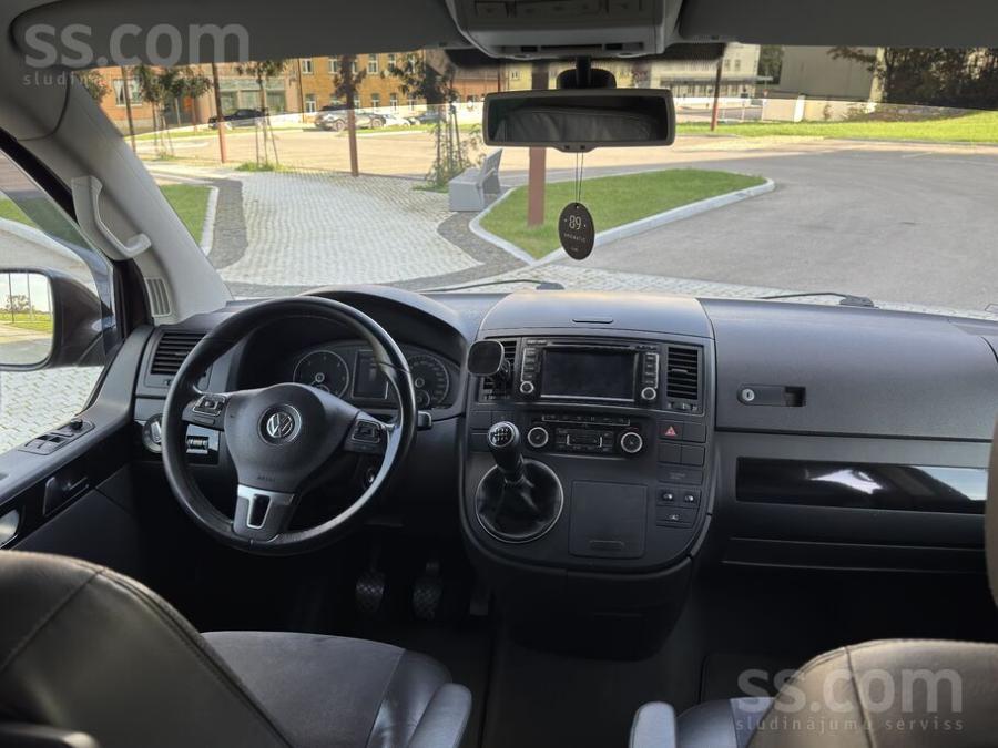 Brūns Volkswagen Multivan 2011 Rēzekne, ar dzinēja tilpumu 2.00 L un nobraukumu 223 tūkst. km par 20000 €, foto 17 vietnē AUTOMOTO.COM.LV