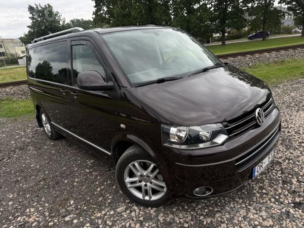 Brūns Volkswagen Multivan 2011 Jelgava, ar dzinēja tilpumu 2.00 L un nobraukumu 275 tūkst. km par 13500 €, foto 1 vietnē AUTOMOTO.COM.LV