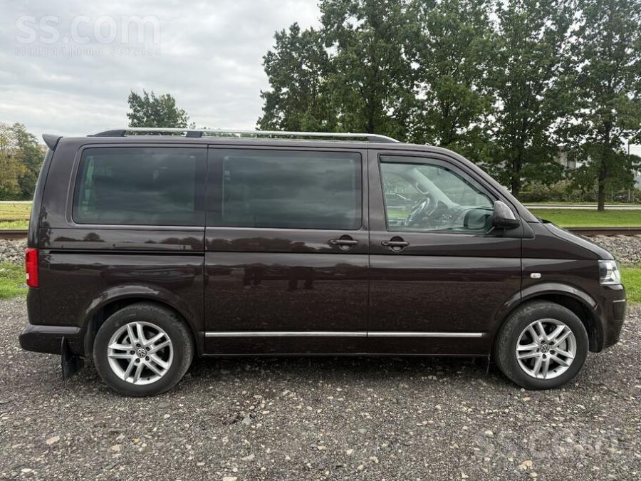 Brūns Volkswagen Multivan 2011 Jelgava, ar dzinēja tilpumu 2.00 L un nobraukumu 275 tūkst. km par 13500 €, foto 4 vietnē AUTOMOTO.COM.LV